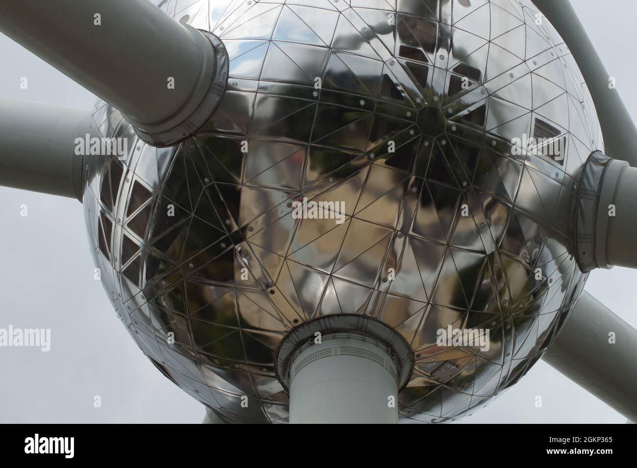 The atomium close up view hi-res stock photography and images - Alamy