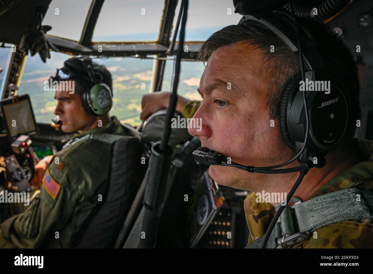 U.S. Air Force Master Sgt. Brian Sheldon, 118th Airlift Squadron Flight ...