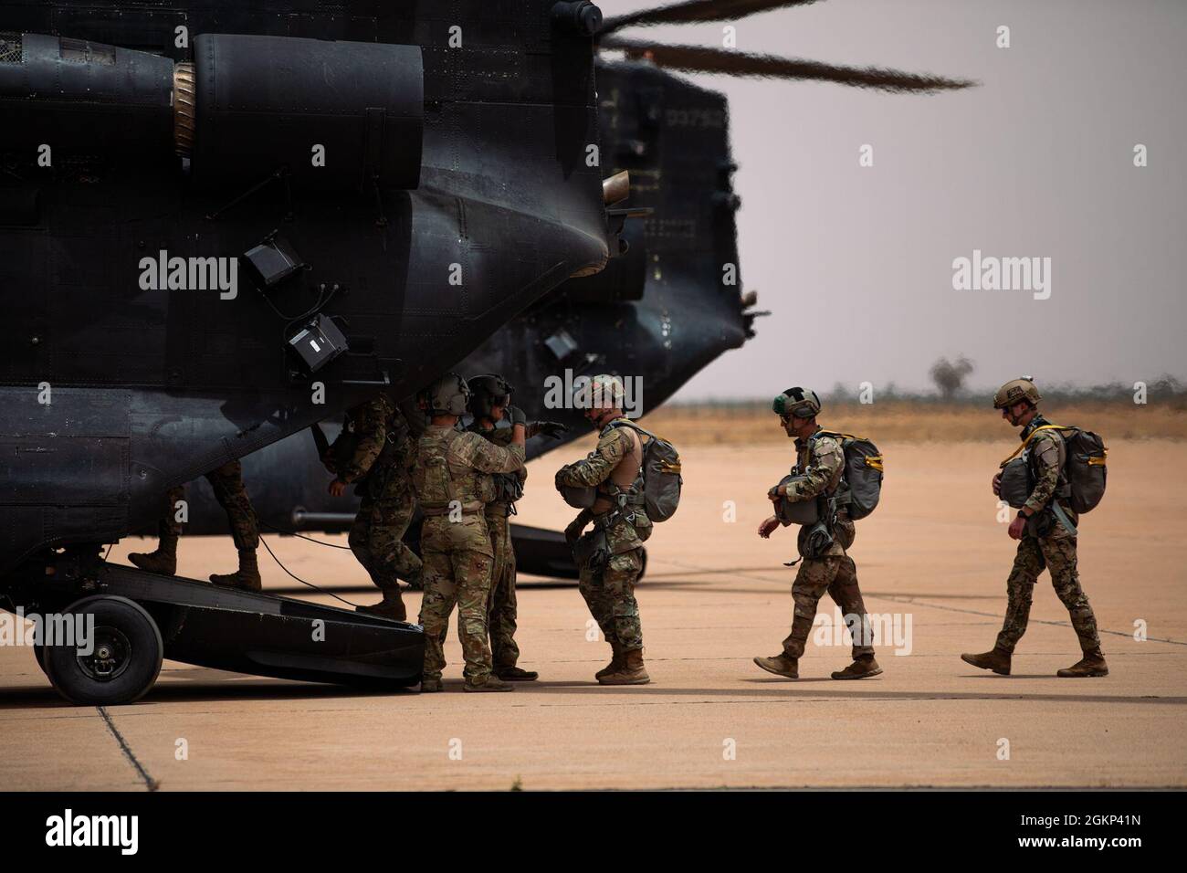 U.S. Army Paratroopers assigned to the Utah National Guard’s 19th ...