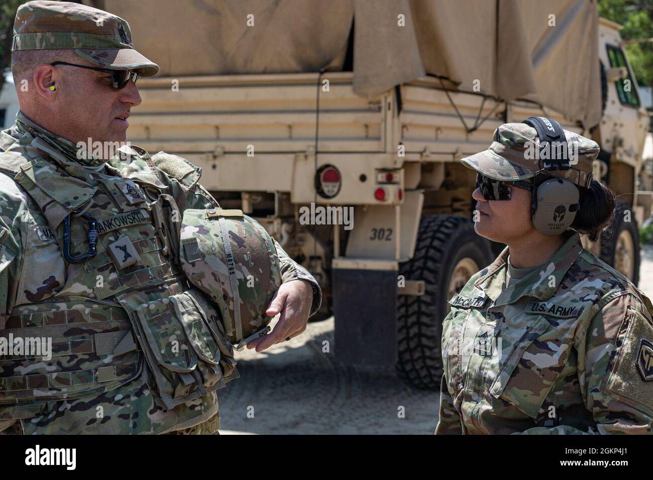 U.S. Army Soldiers with the New Jersey National Guard's 508th Military ...