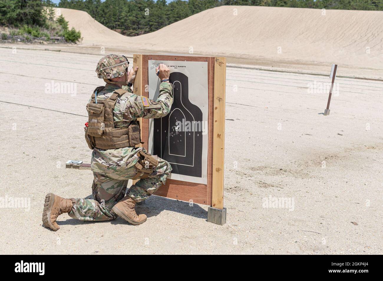 U.S. Army Soldiers with the New Jersey National Guard's 508th Military ...