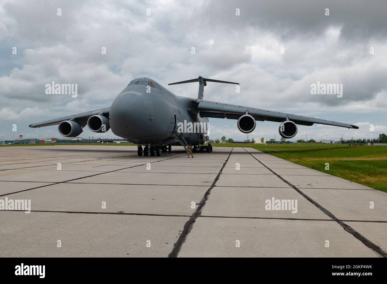 United States Air Force Lockheed C-5 Galaxy lands at 4 Wing, Cold Lake ...