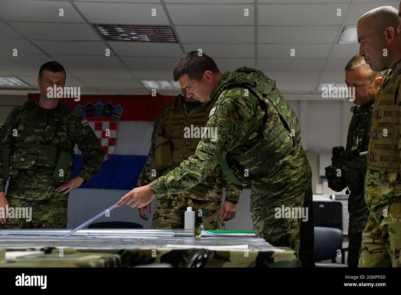 Croatian and Hungarian Soldiers from the HQ Multinational Division ...