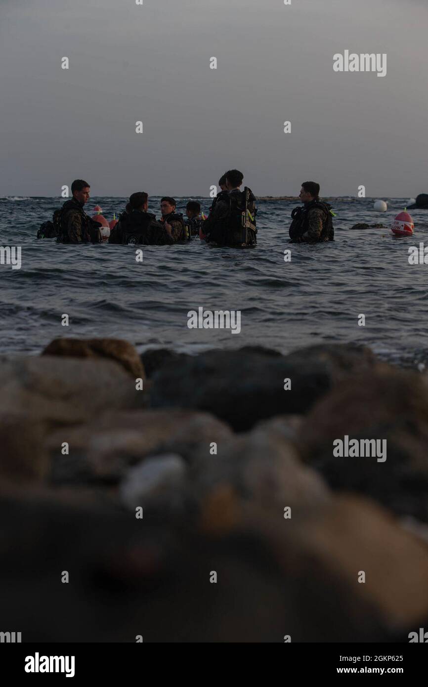 U.S. Marines with 2d Reconnaissance Battalion (2d Recon), 2d Marine ...