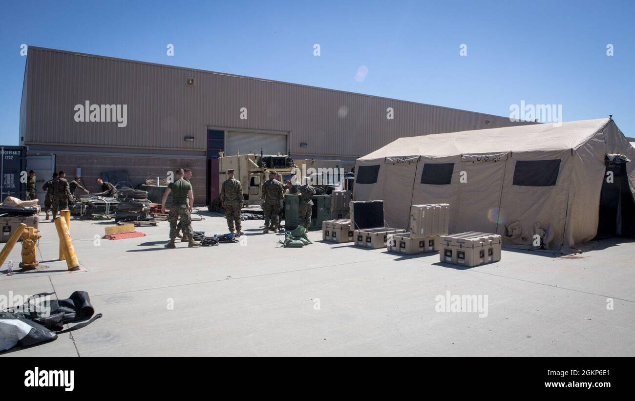 U.S. Marines with Marine Air Support Squadron 6, 4th Marine Aircraft ...