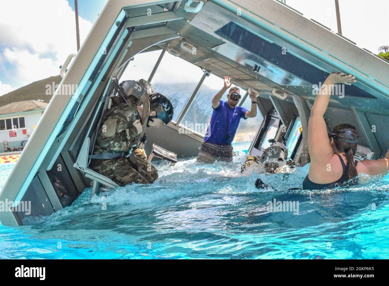 Hawaii Army National Guard Soldiers with 3rd Battalion, 126th Aviation ...