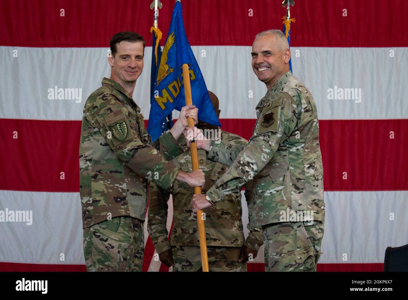 Handoff hi-res stock photography and images - Alamy