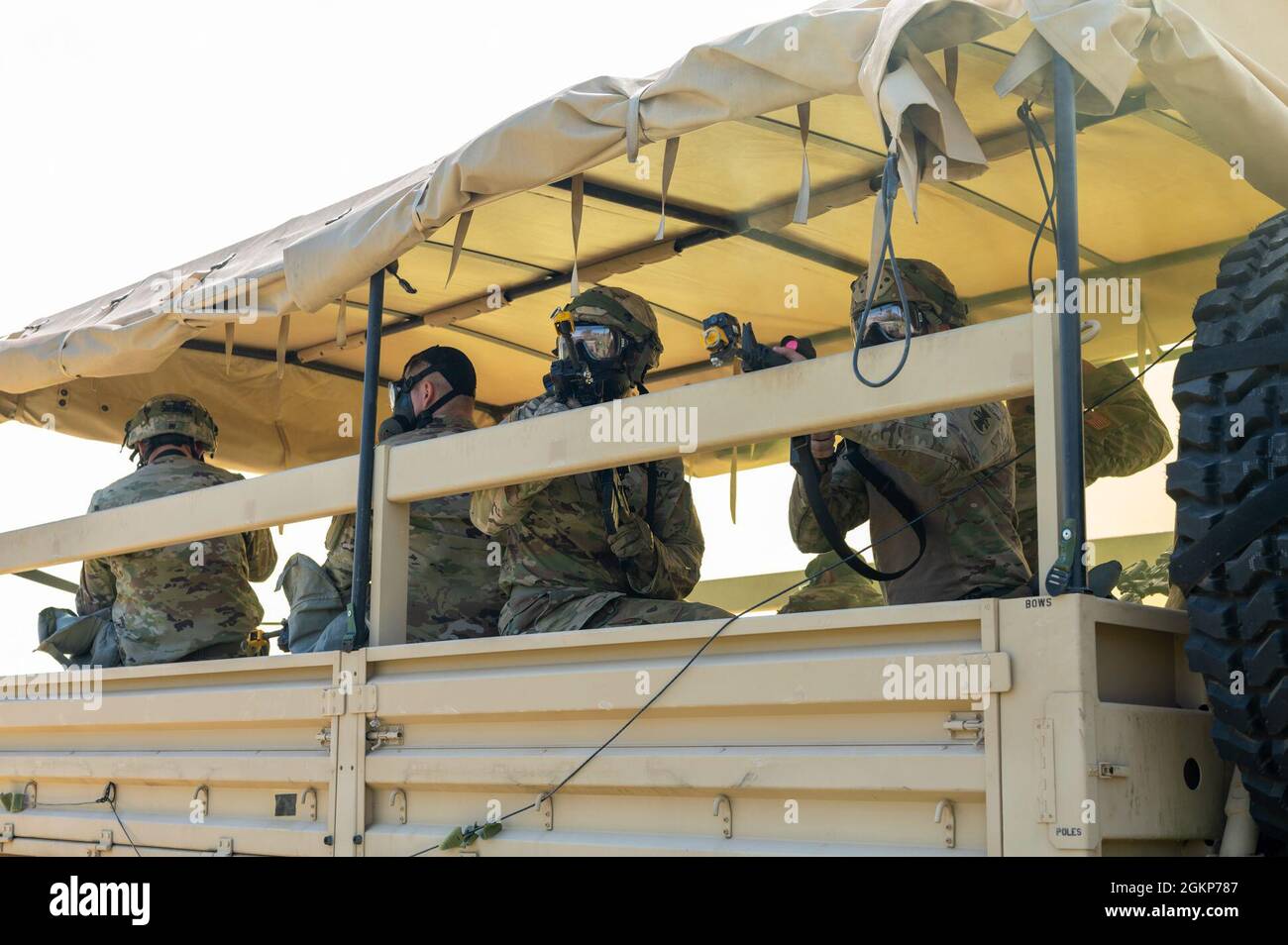M50 joint service general purpose gas masks hi-res stock photography ...