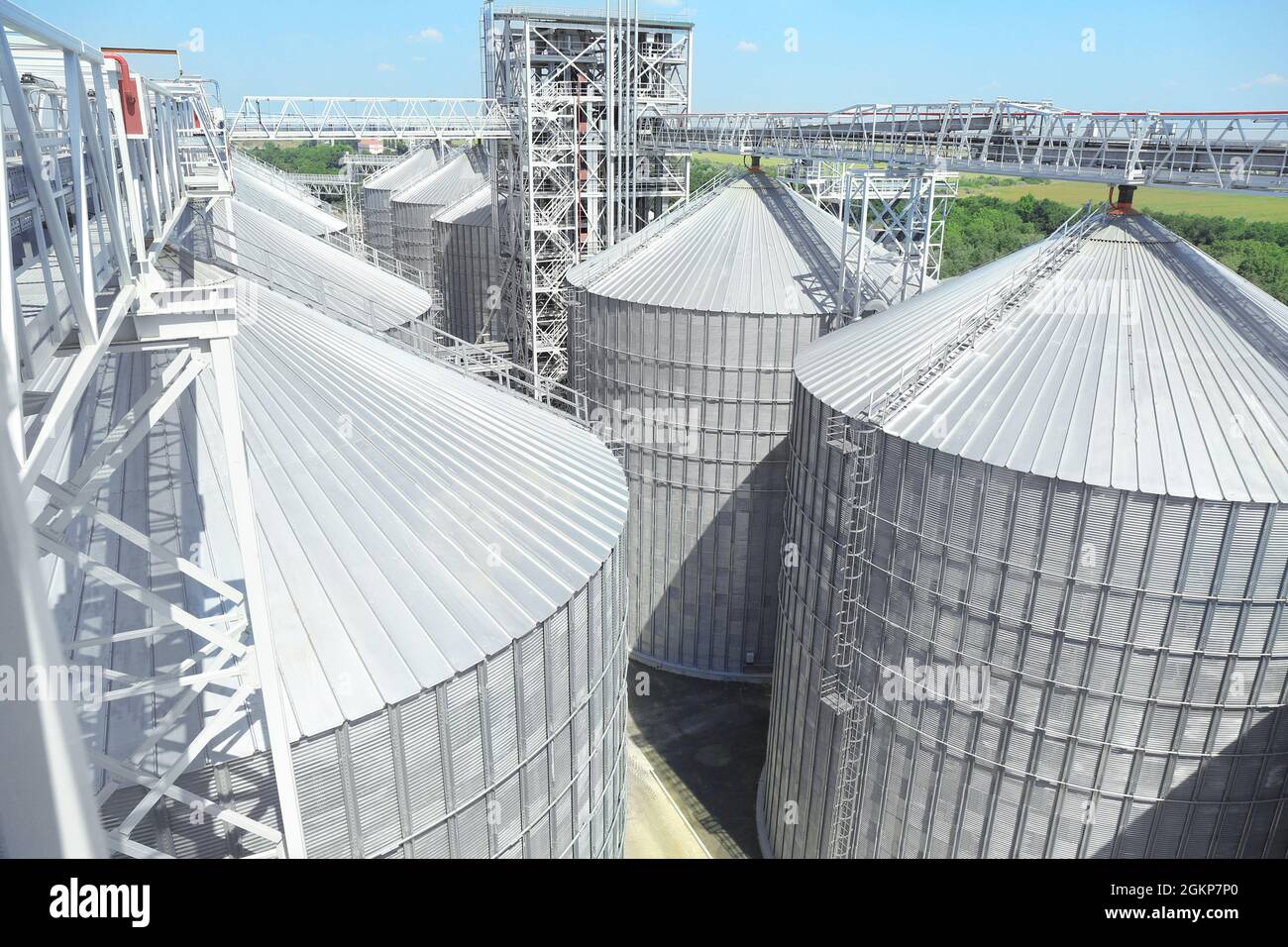Modern grain elevator Stock Photo - Alamy