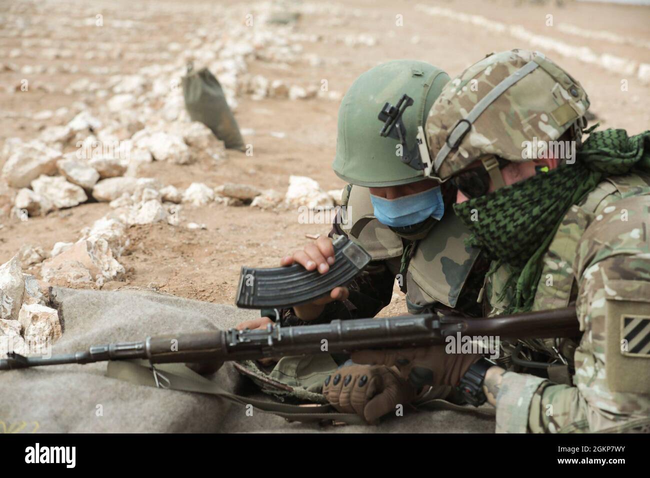 A Royal Moroccan Armed Forces member and U.S. Army Spc. Joshua Thacker ...