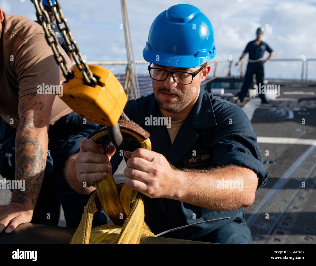 210611-N-MH811-1059 PACIFIC OCEAN (June 11, 2021) Sonar Technician 2nd ...