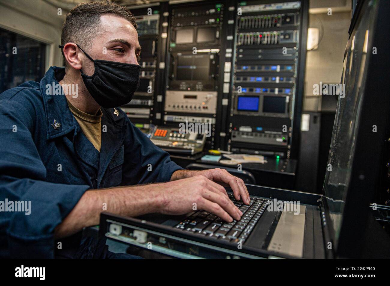 210611-N-IG124-1003 ATLANTIC OCEAN (June 11, 2021) Interior ...