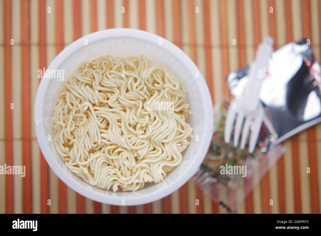 cooking noodles instant top view Stock Photo - Alamy