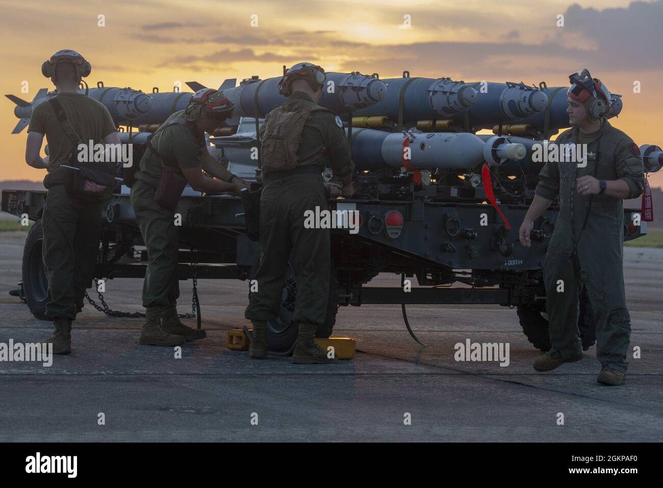 U.S. Marines attached to Marine All-Weather Fighter Attack Squadron 533 ...