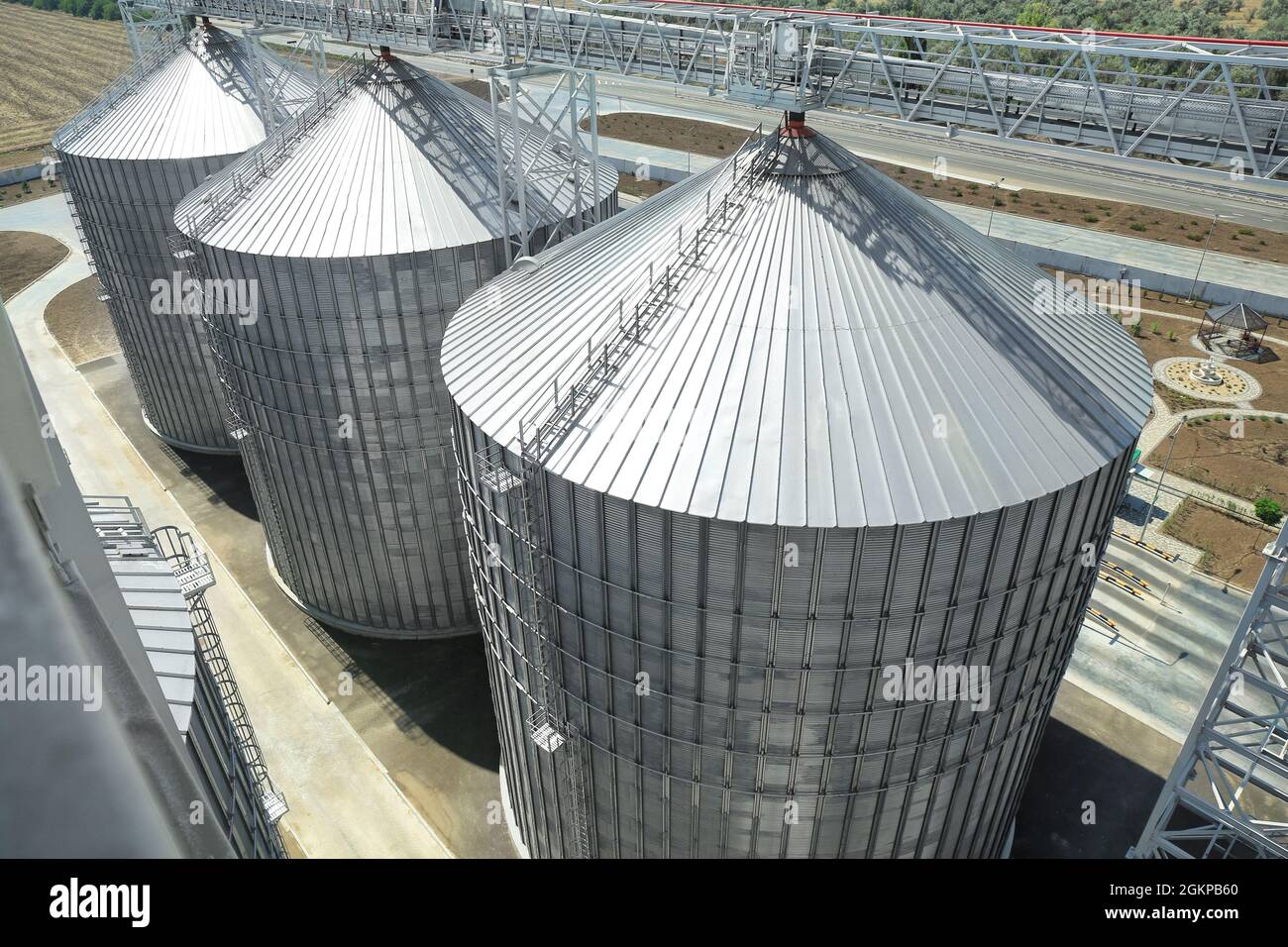 Modern grain elevator Stock Photo - Alamy
