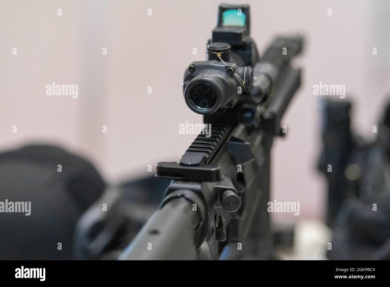 British transport police firearms hi-res stock photography and images ...