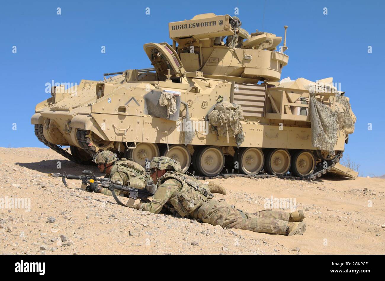 Infantrymen with Company B, 1st Battalion, 155th Infantry Regiment ...