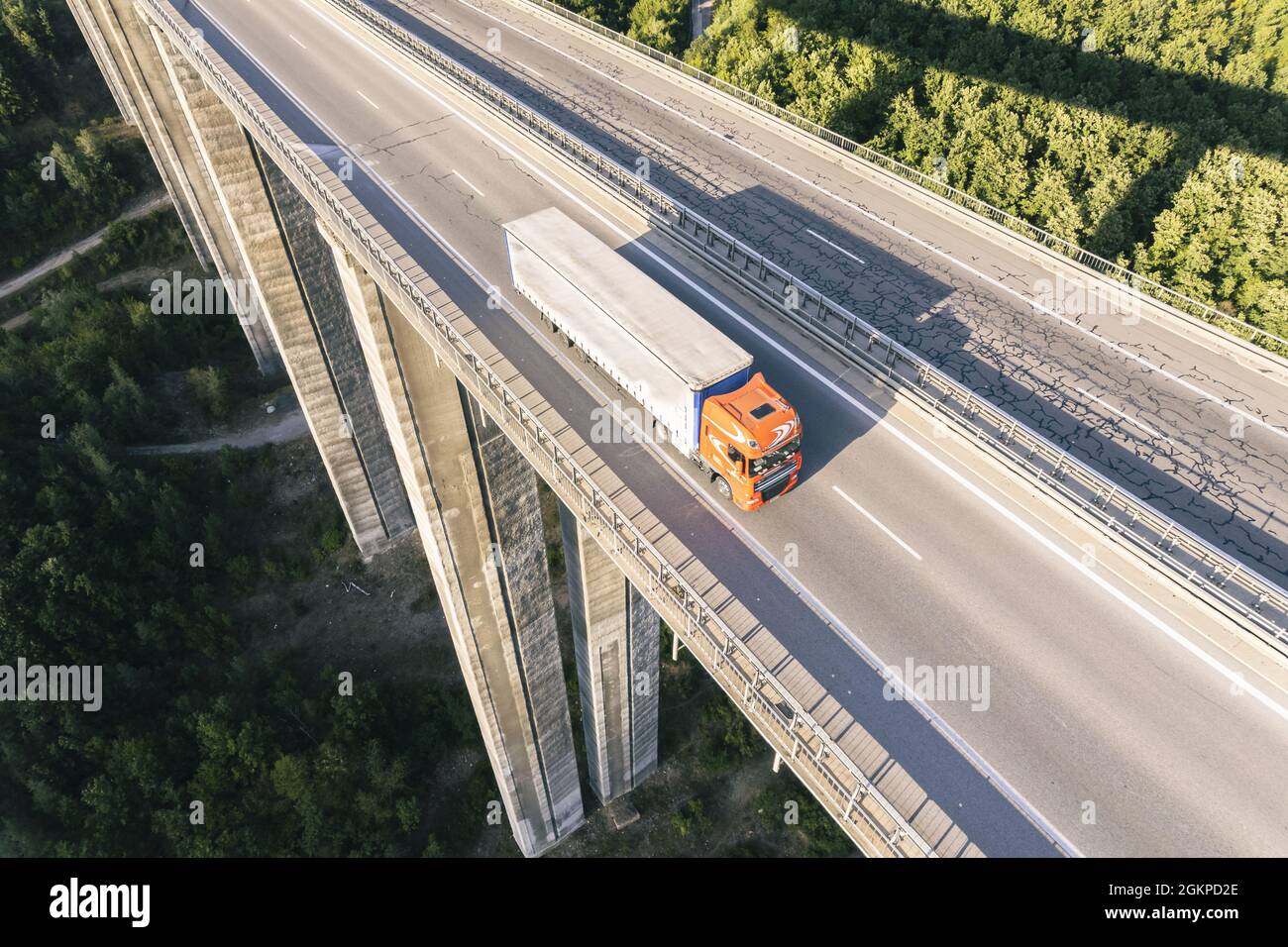 International orange tanker hi-res stock photography and images - Alamy