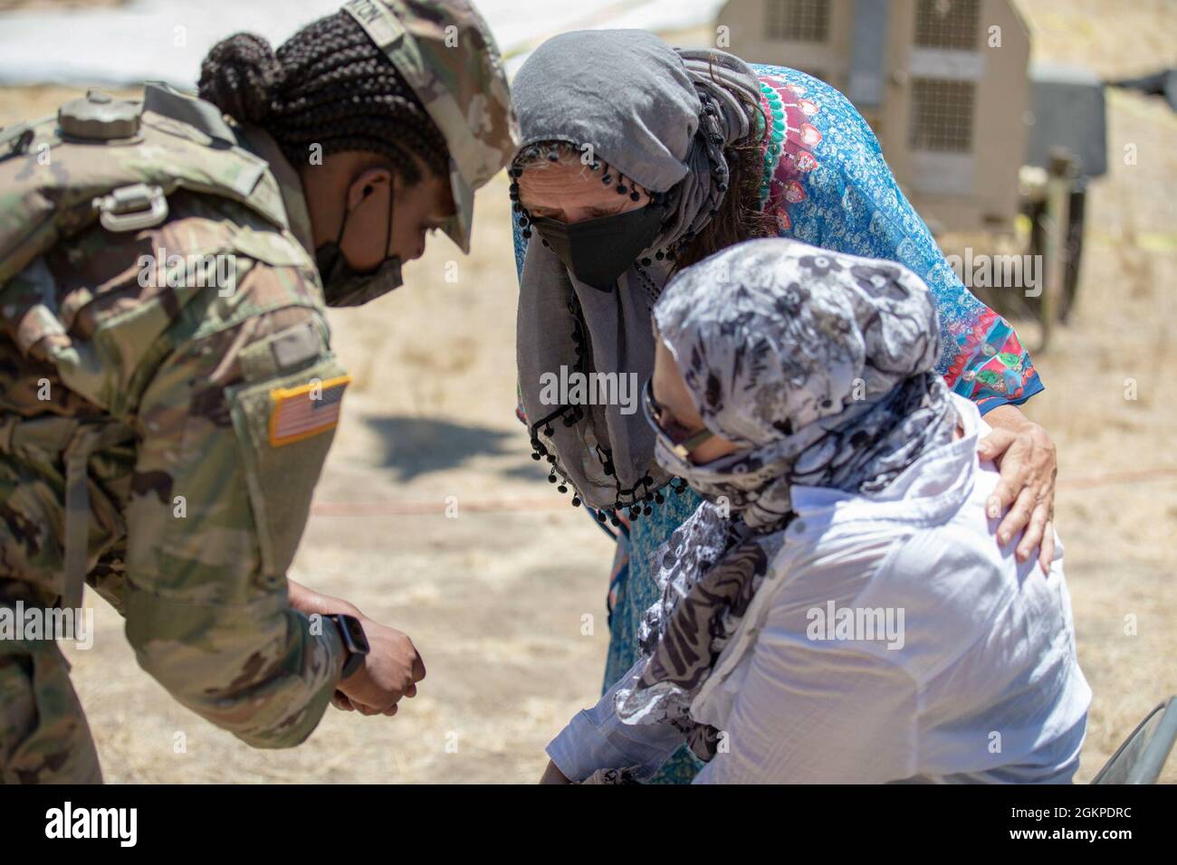 Actors assist in simulating combat scenarios for U.S. Army Reserve ...