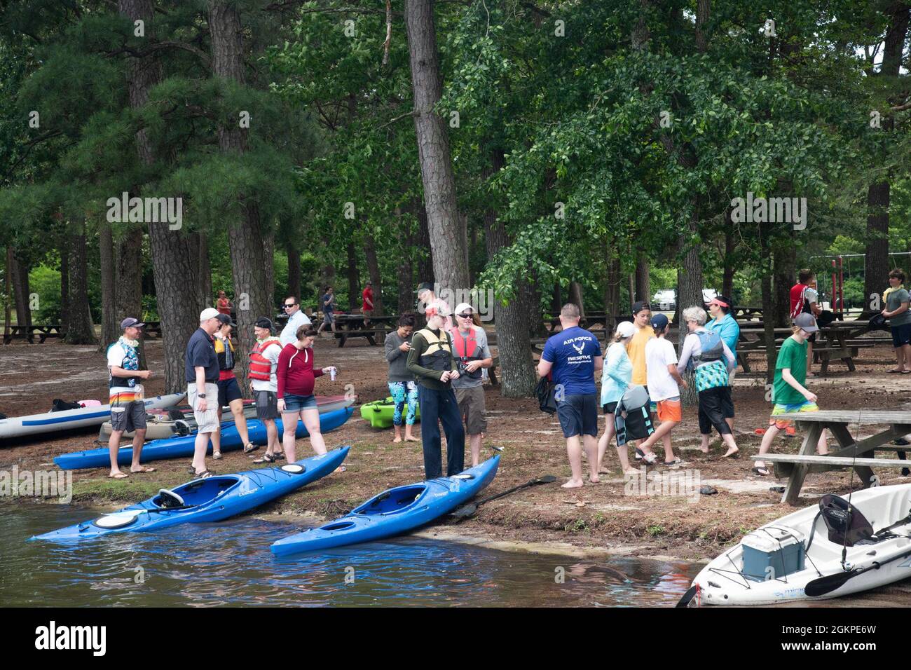 Family 512th hi-res stock photography and images - Alamy