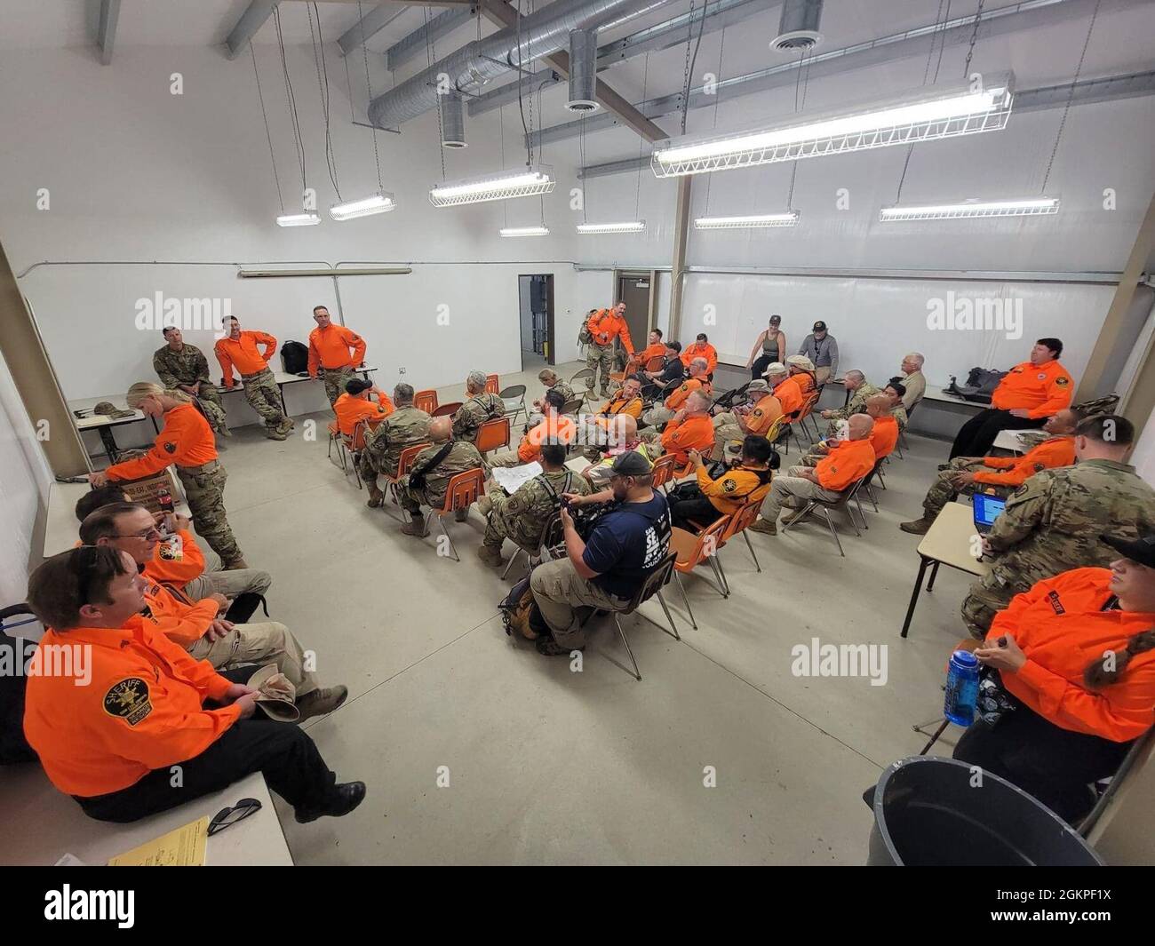 Members of the California State Guard Search and Rescue (CSG-SAR), CSG ...