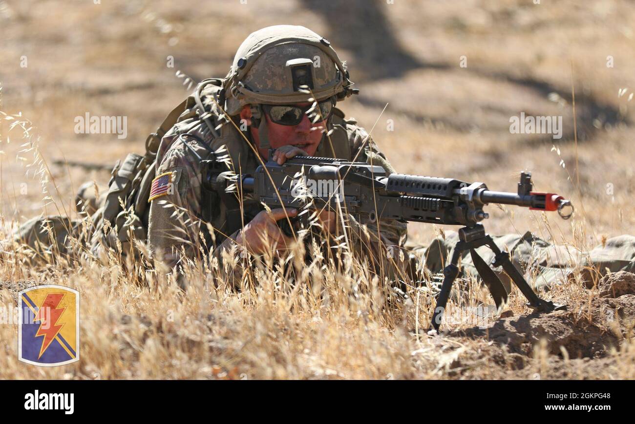 79th Infantry Brigade Combat team Soldiers participate in a Mortar ...