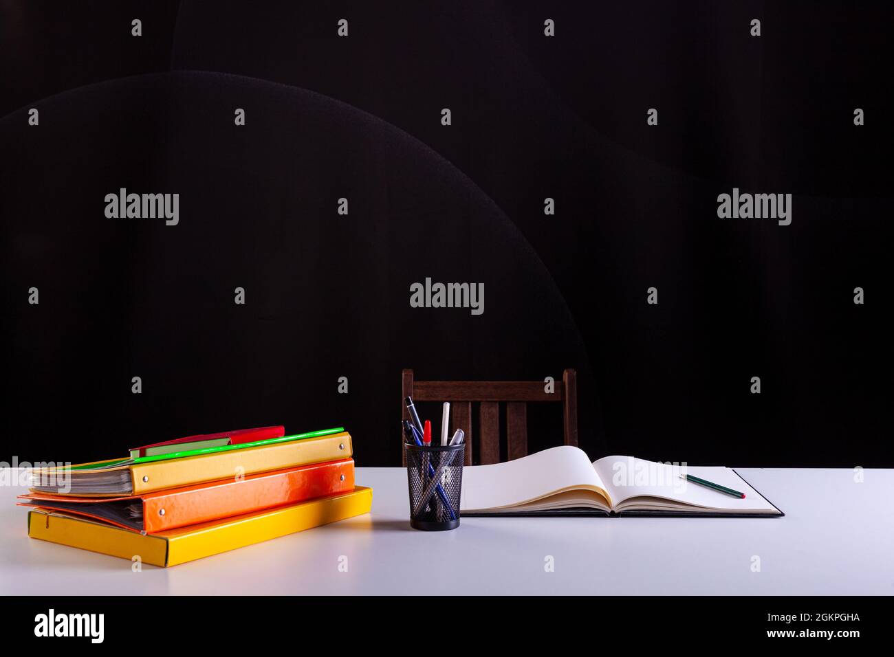 Empty pencil pot hi-res stock photography and images - Alamy