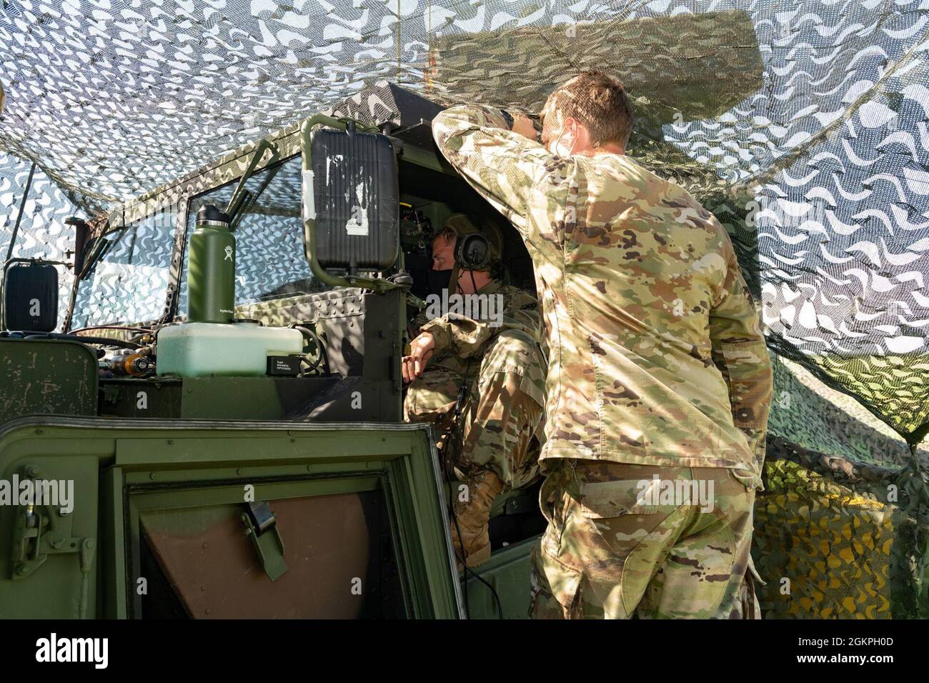 Members of the United States Army, South Carolina Army National Guard ...