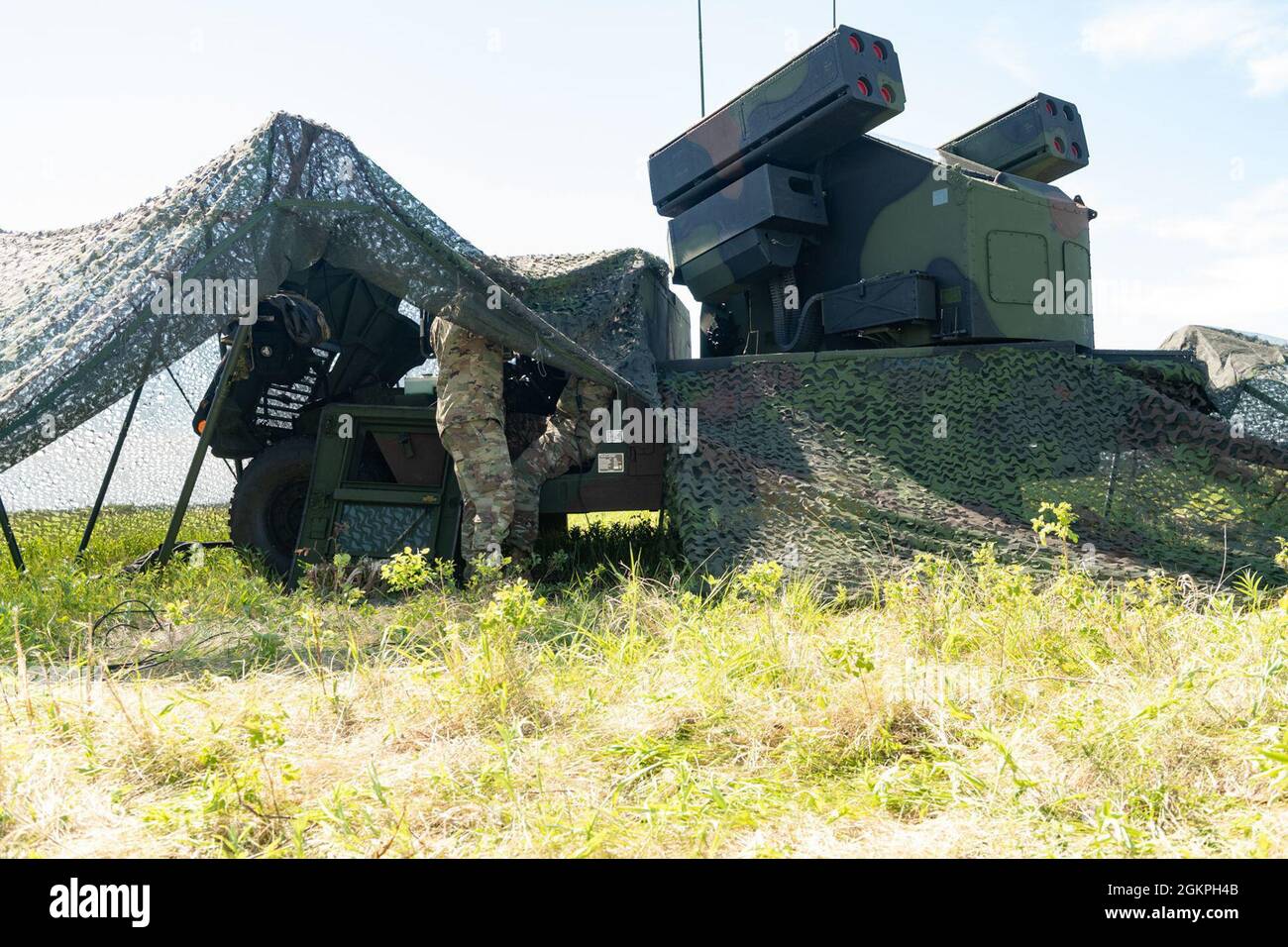 Avenger air defence missile system hi-res stock photography and images ...