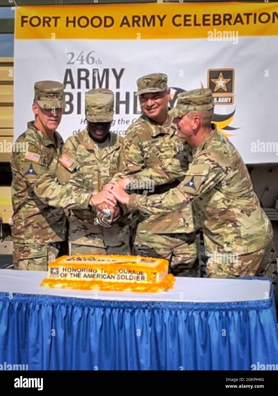 From left, Lt. Gen. Pat White, III Corps and Fort Hood commander, Pvt ...