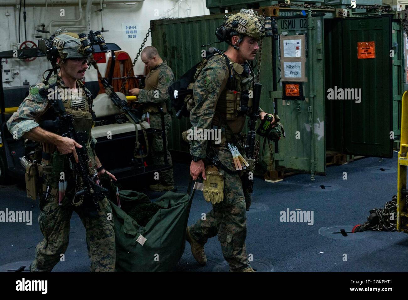 U.S. Marines with Force Reconnaissance Platoon, 31st Marine ...