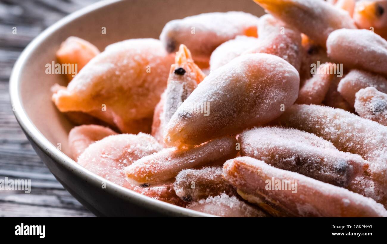 Fresh shrimp chilled in hi-res stock photography and images - Alamy