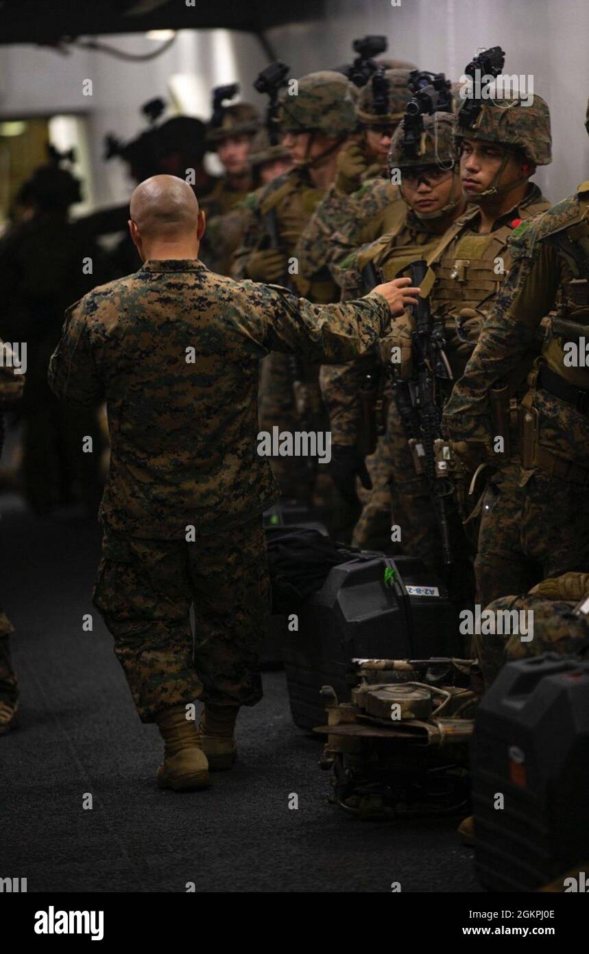 U.S. Marines with Battalion Landing Team, 3rd Battalion, 5th Marines ...