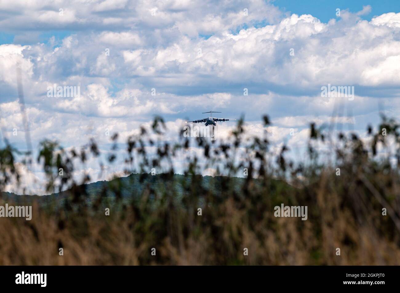 Mobile air traffic control tower hi-res stock photography and images ...