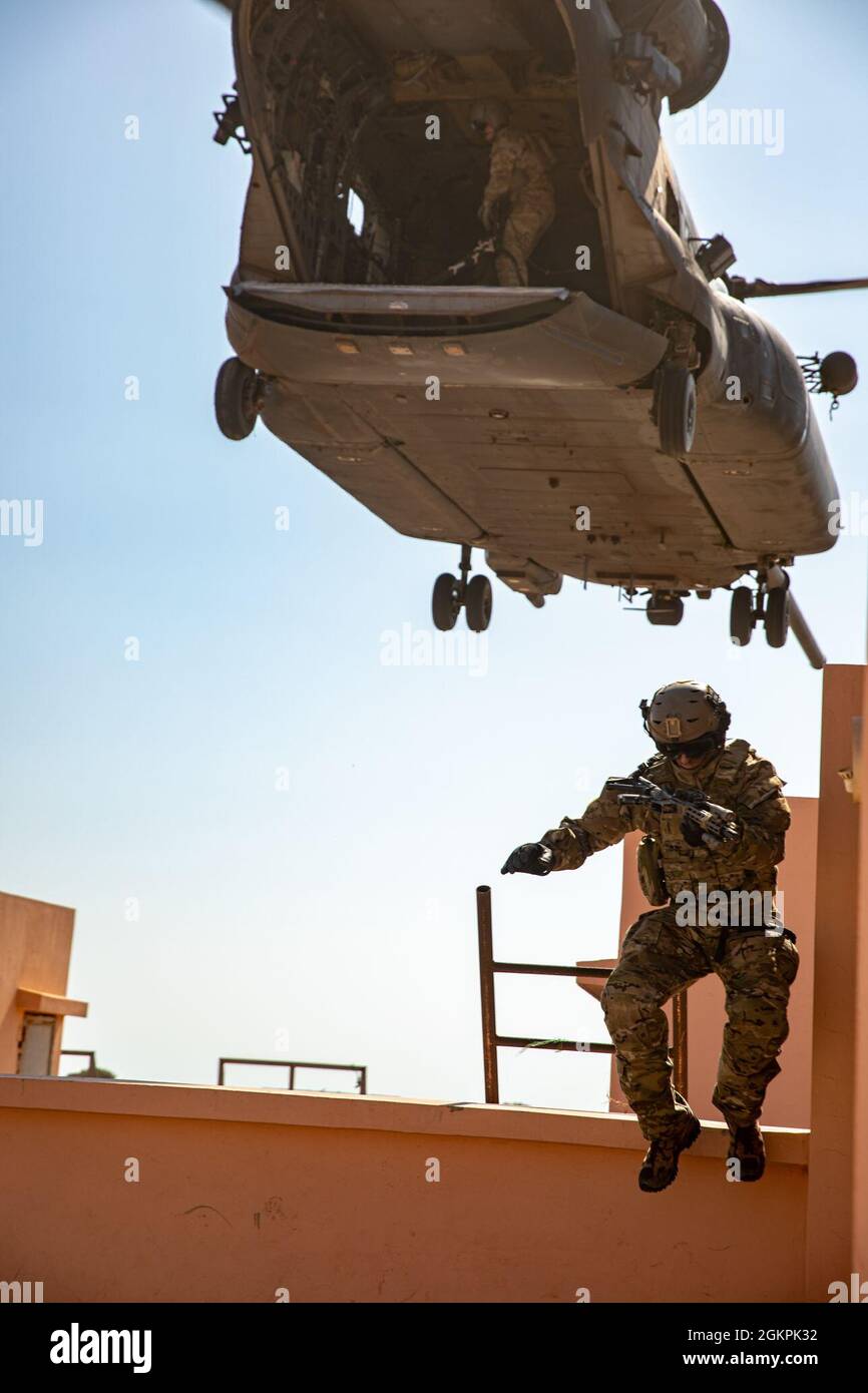 Royal morrocan armed forces hi-res stock photography and images - Alamy