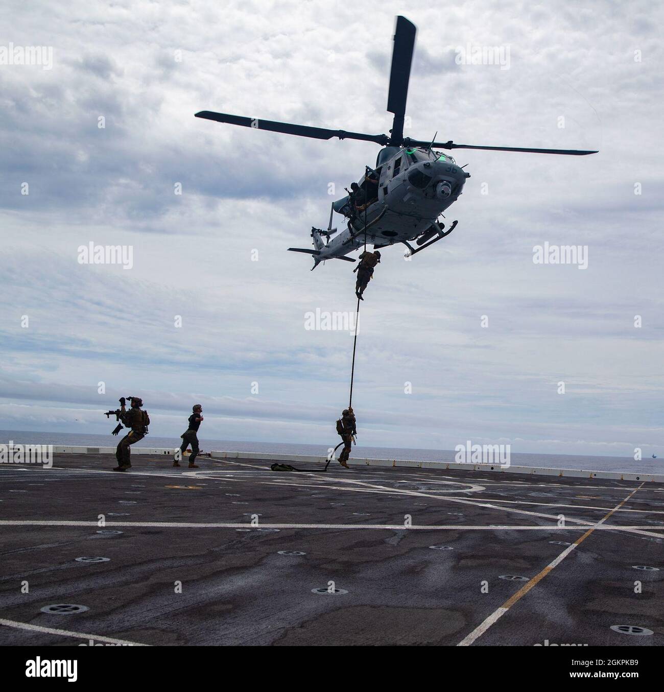 U.S. Marines with Force Reconnaissance Platoon (FRP), 31st Marine ...