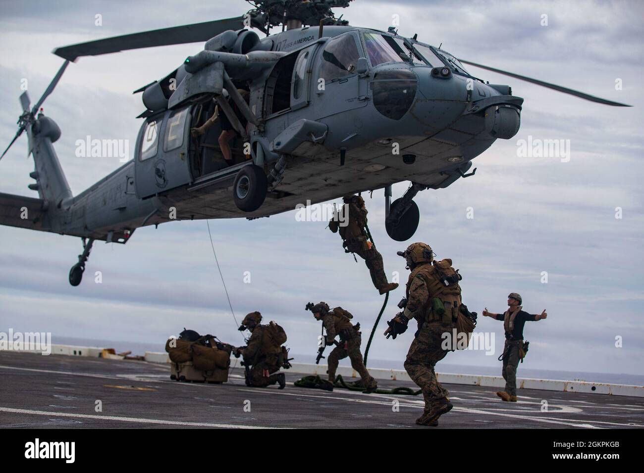 U.S. Marines with Force Reconnaissance Platoon (FRP), 31st Marine ...