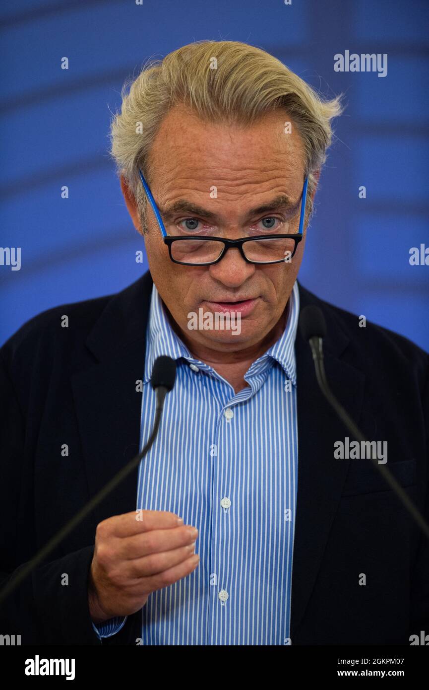 French comedian Gilles Cohen speaks during the commemoration 40th ...