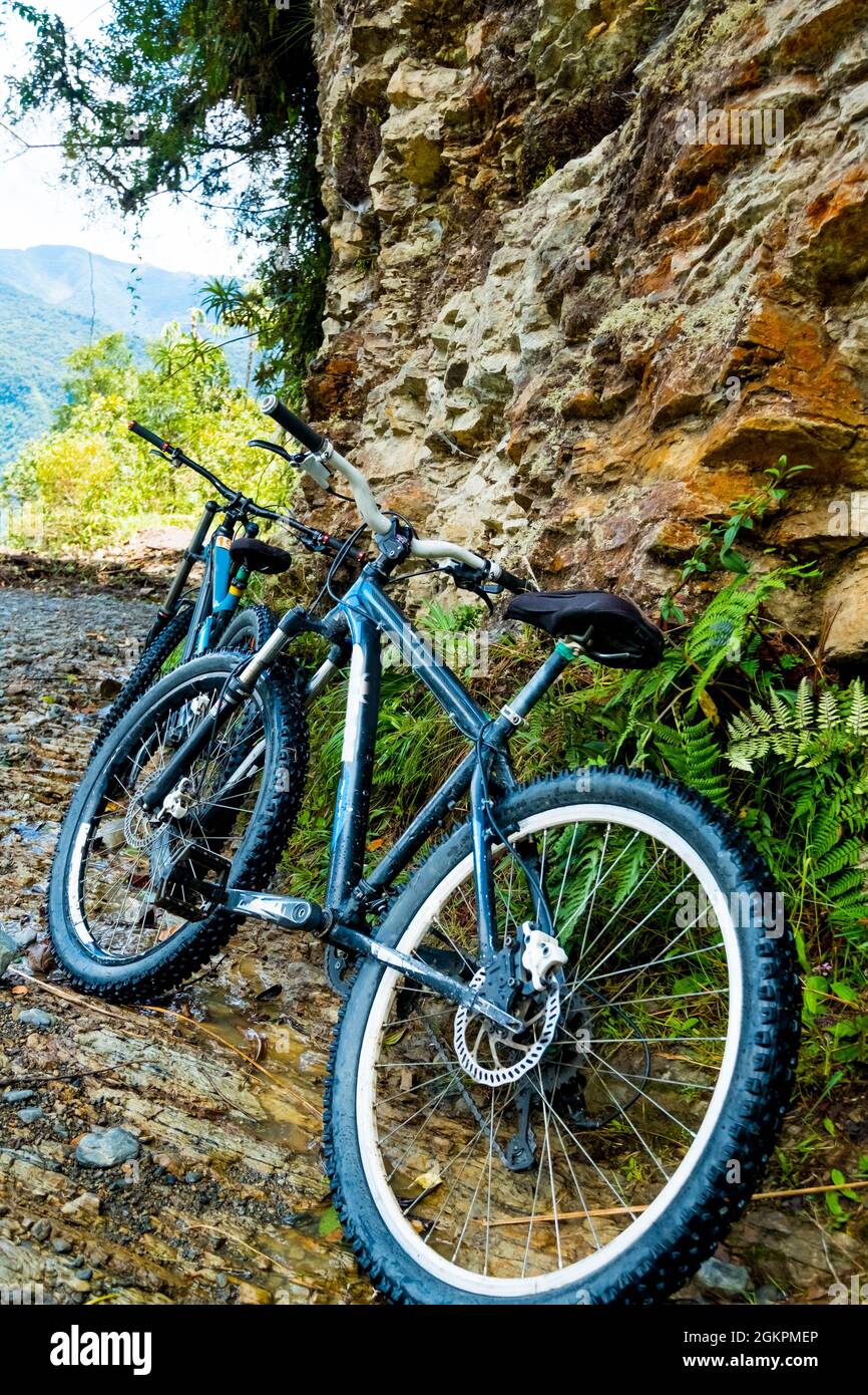 Black rock cliff hike hi-res stock photography and images - Alamy