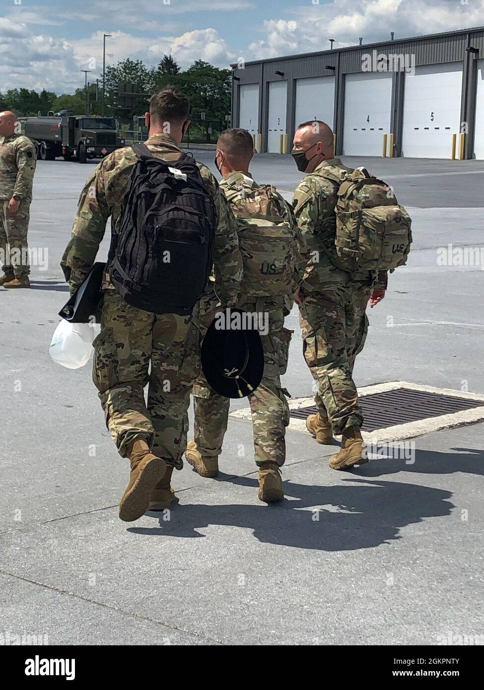 Soldiers from 1st Squadron, 104th Cavalry Regiment, 2nd Infantry ...