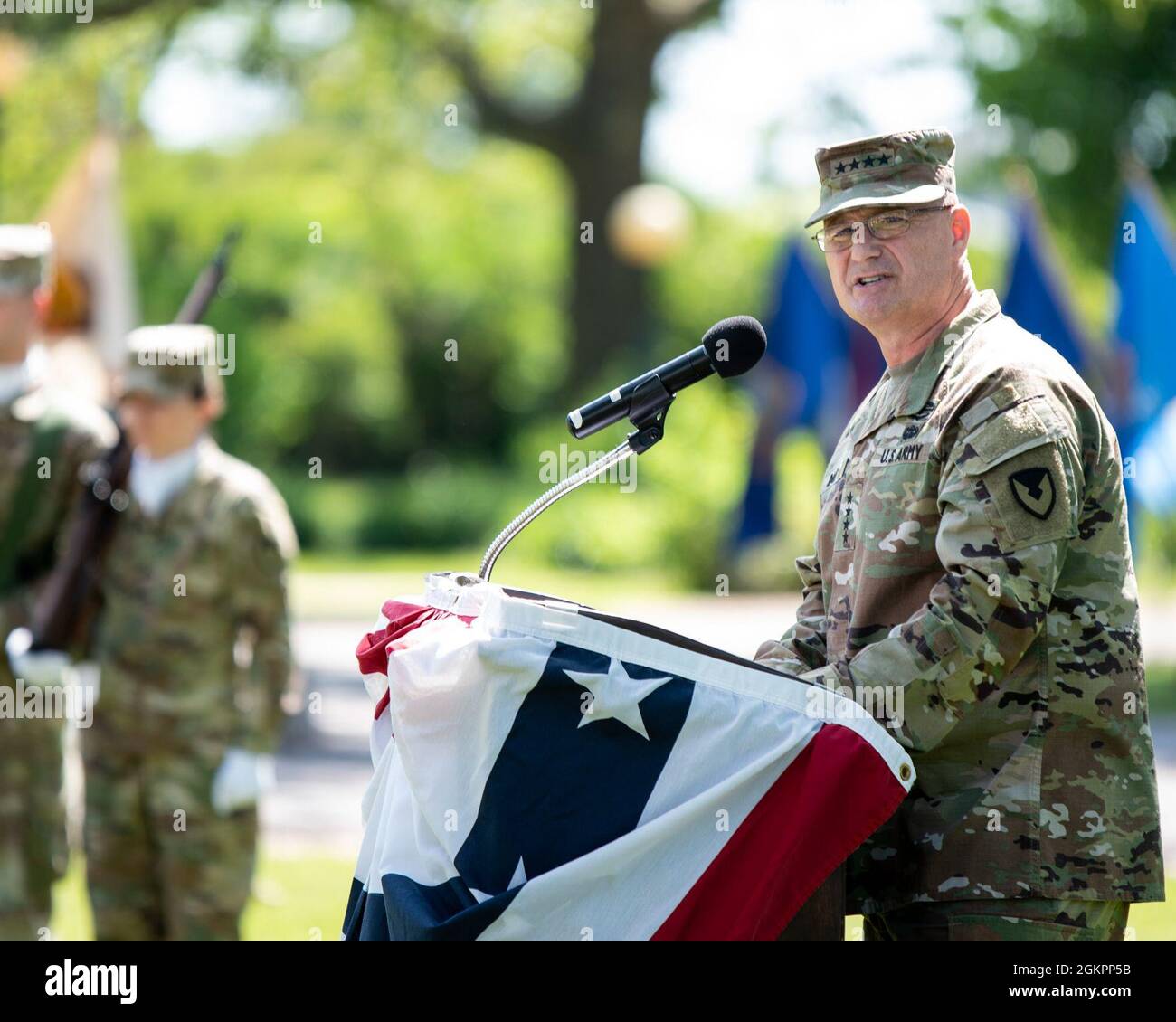 Gen. Ed Daly, commanding general, U.S. Army Materiel Command, welcomes ...
