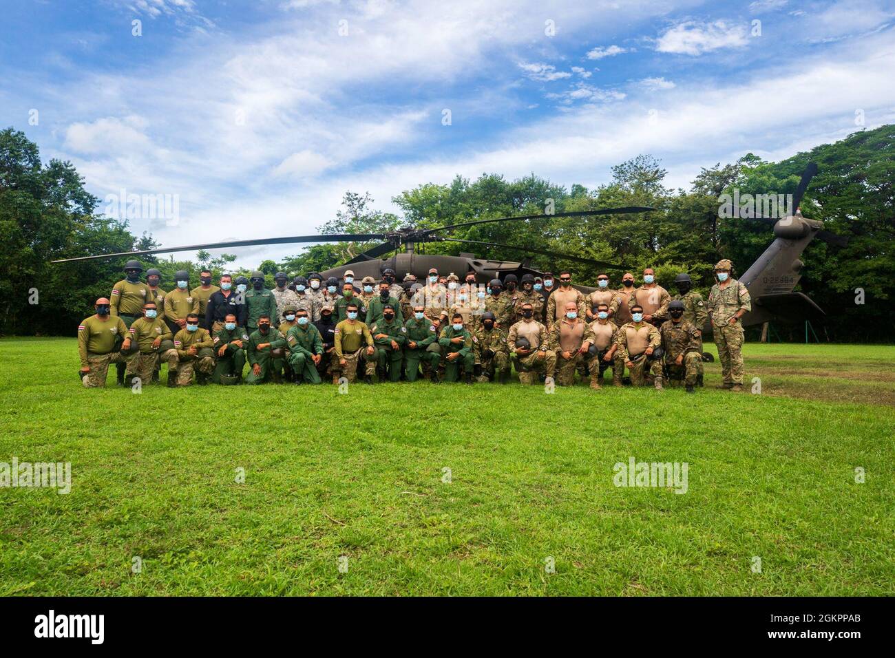 U.S. Army Soldiers and Costa Rican Police Forces pose for a photo ...