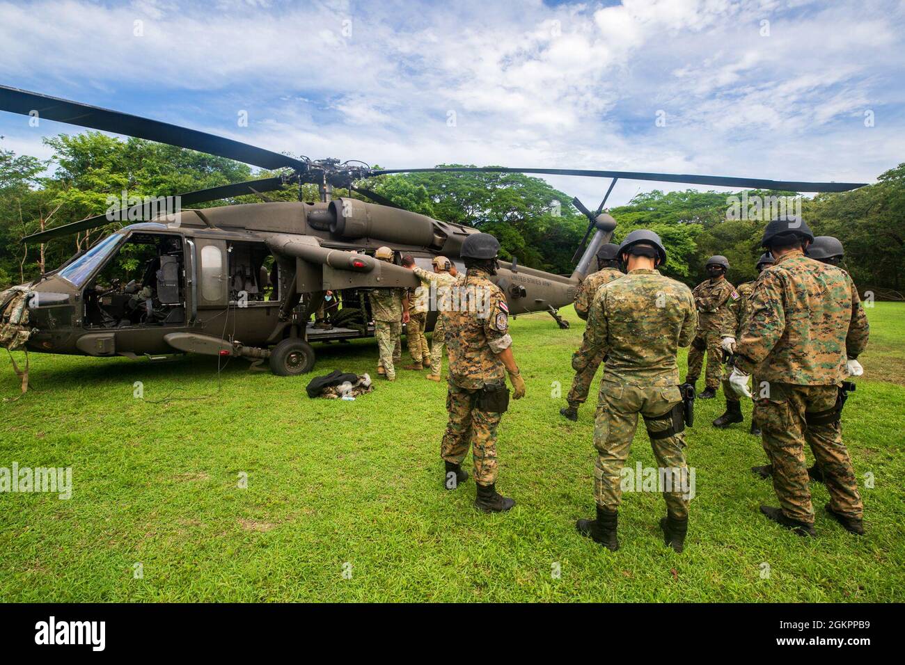 U.S. Army Soldiers assigned to the 1st Battalion, 228th Aviation ...