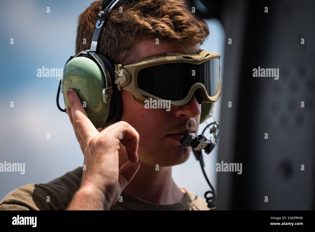723d aircraft maintenance squadron hi-res stock photography and images ...