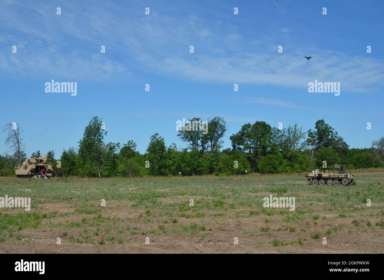 U.S. Army Ground Vehicle Systems Center (GVSC) engineers and ...