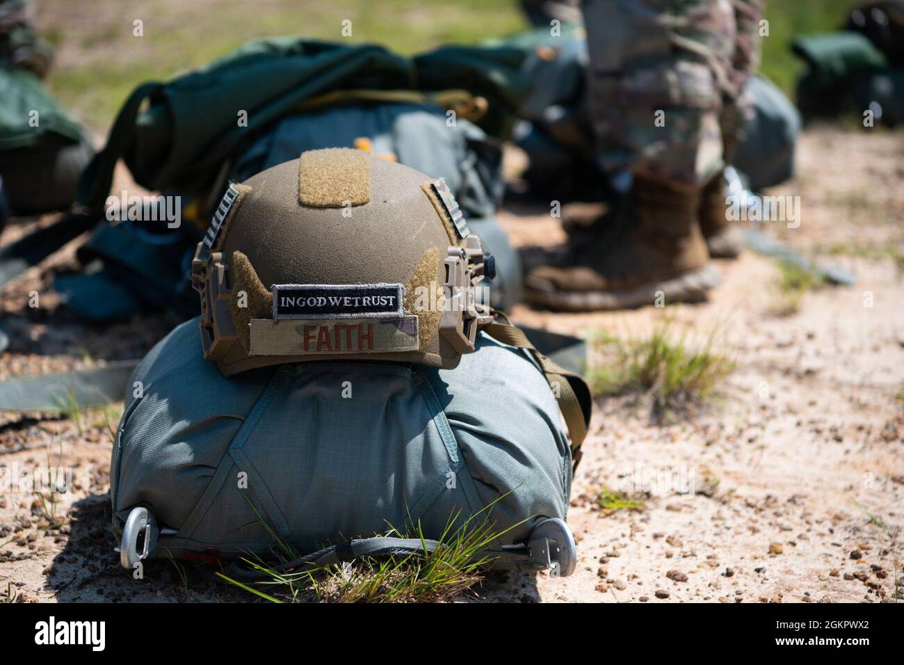 New army pack hi-res stock photography and images - Alamy