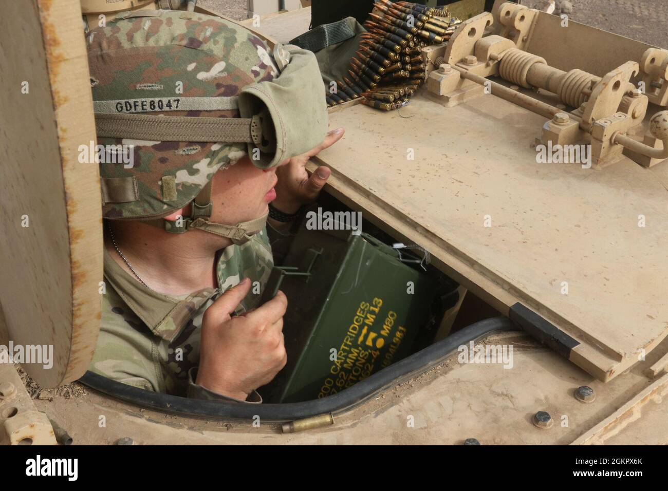 U.S. Army Soldiers assigned to Apache Company integrate with a heavy ...