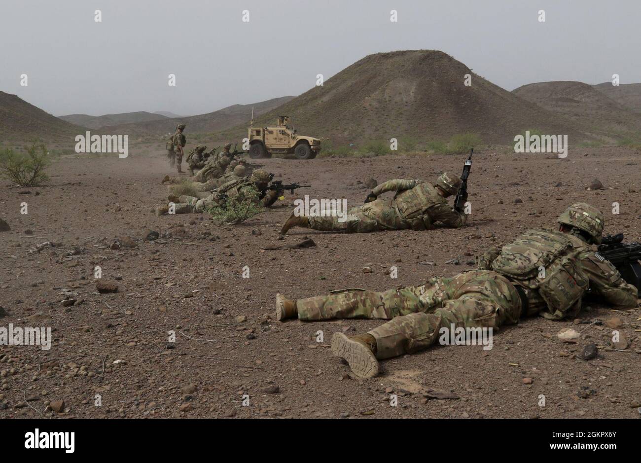 U.S. Army Soldiers assigned to Apache Company integrate with a heavy ...