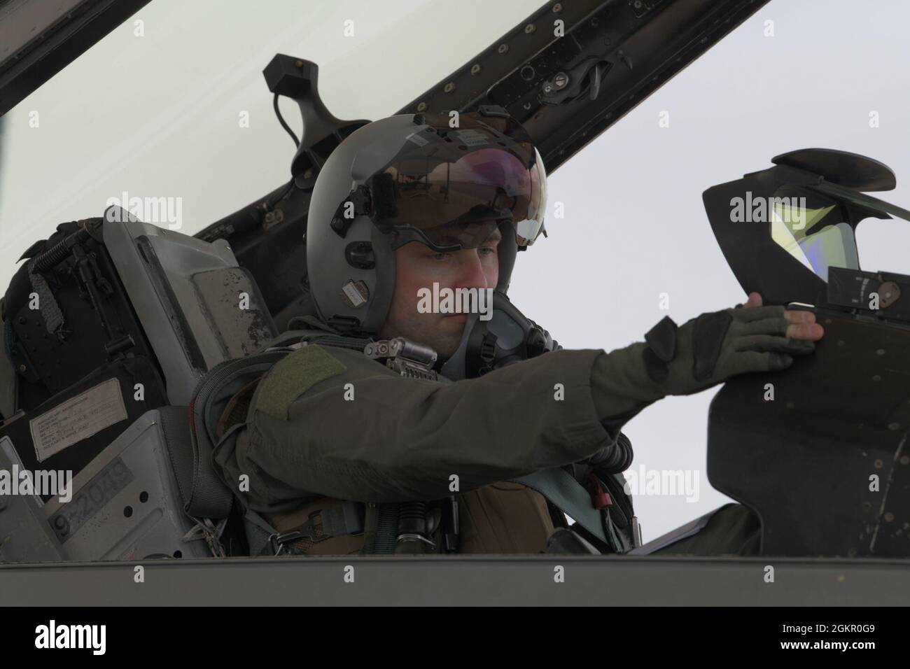 U.S. Air Force 1st Lt. Ian Bonner, 510th Fighter Squadron F-16 Fighting ...