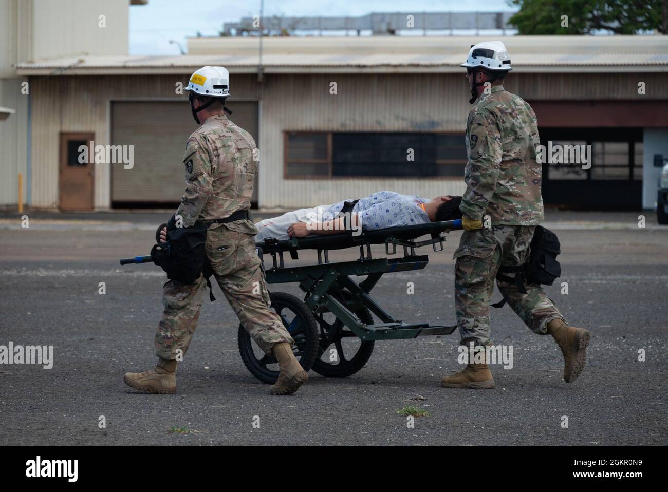 Members of the California National Guard search and extraction team ...